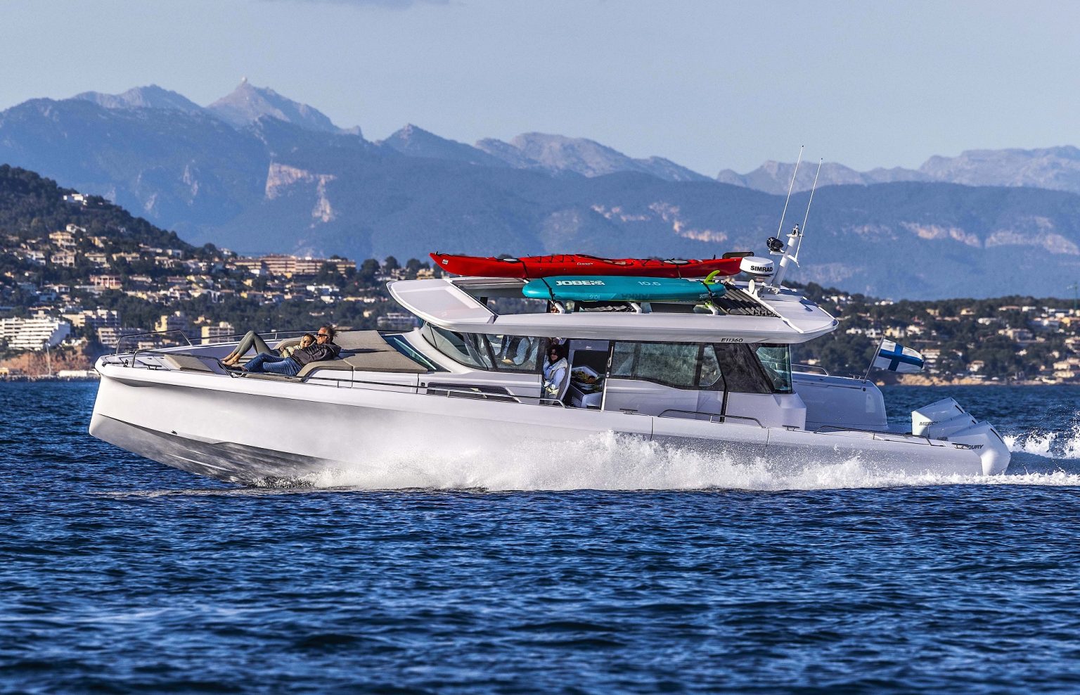 Axopar’s New 45 XC Cross-Cabin is an All-Weather Wonder - EQ. Magazine